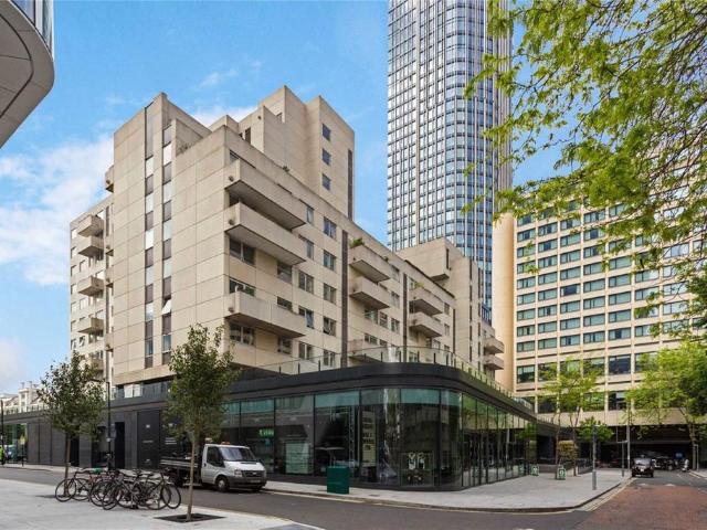 Upper Ground, London SE1 2 bed flat to rent £3,250 pcm £750 pw