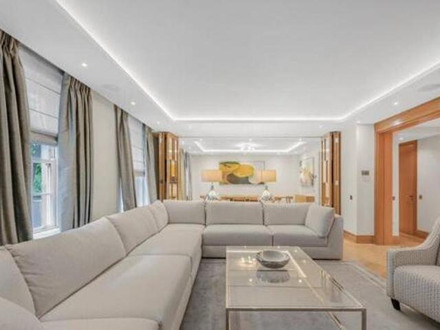 Upper Grosvenor Street, Mayfair, 3 Bedroom Flat