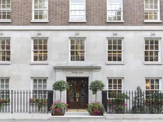 Upper Grosvenor Street, Mayfair, London 3 bed flat for sale.