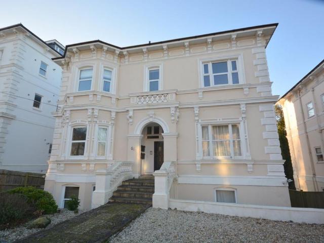 Upper Grosvenor Road 2 bed flat to rent £1,395 pcm £322 pw