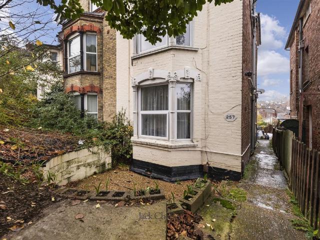Upper Grosvenor Road, Tunbridge Wells TN1, Studio to rent, £650 pcm | PrimeLocation
