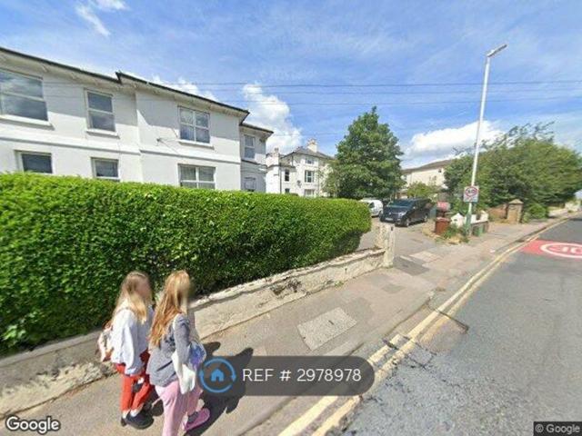 Upper Grosvenor Road, Tunbridge Wells TN1, 2 bed flat to rent, £2,000 pcm | PrimeLocation