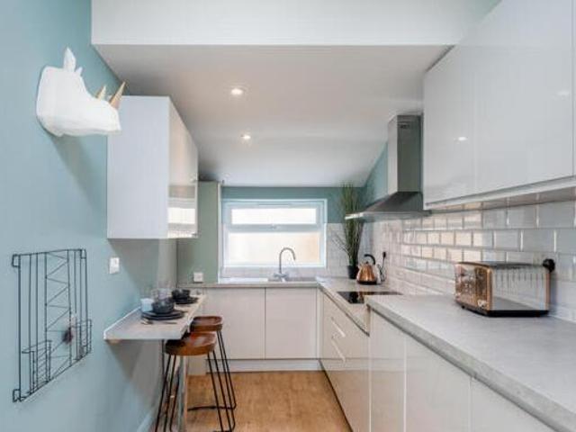 Upper Green Street, High Wycombe, 4 Bedroom House