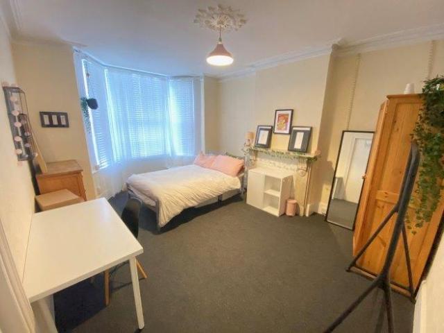 Upper High Street 7 bed house share to rent £5,215 pcm £1,203 pw
