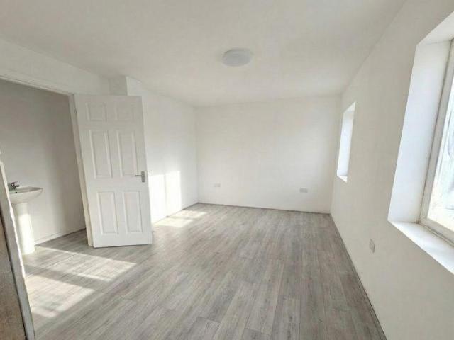 Upper High Street, Wednesbury, WS10 9 bed house to rent £5,000 pcm £1,154 pw