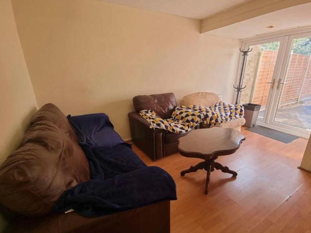 Upper Holly Walk Room 1