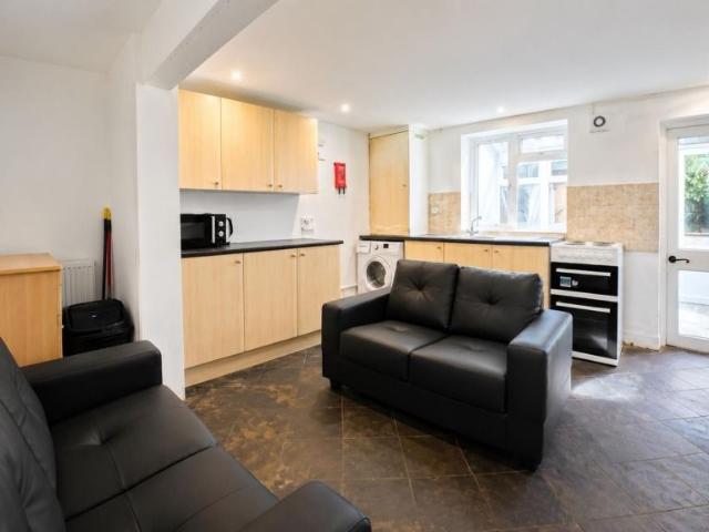 Upper Lewes Road, Brighton BN2, 5 bed shared accommodation to rent, £2,600 pcm | PrimeLocation