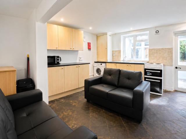 Upper Lewes Road, Brighton BN2, 5 bed shared accommodation to rent, £2,600 pcm | PrimeLocation