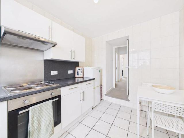 Upper Lewes Road, Brighton BN2, 2 bed flat to rent, £1,569 pcm | PrimeLocation