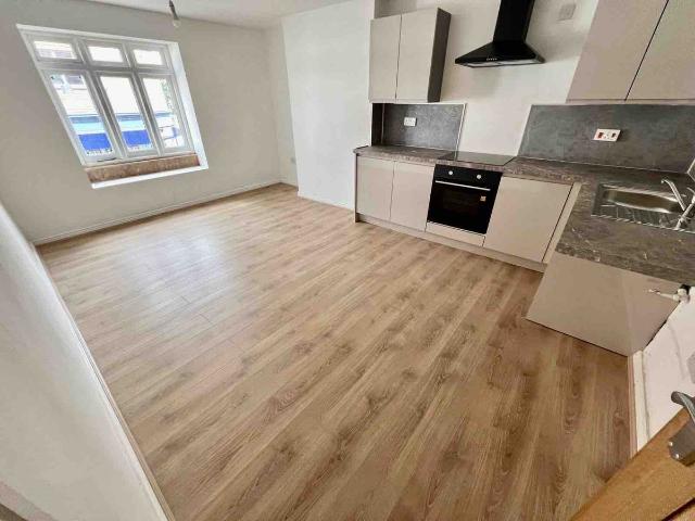 Upper Lichfield Street, Willenhall WV13, 1 bed flat to rent, £700 pcm | PrimeLocation