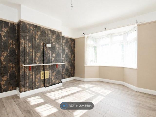 Upper Luton Road, Chatham ME5, 2 bed maisonette to rent, £1,100 pcm | PrimeLocation