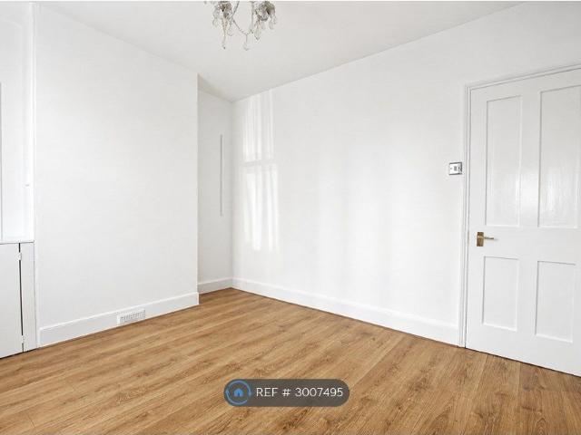 Upper Luton Road, Chatham ME5, 2 bed terraced house to rent, £1,250 pcm | PrimeLocation