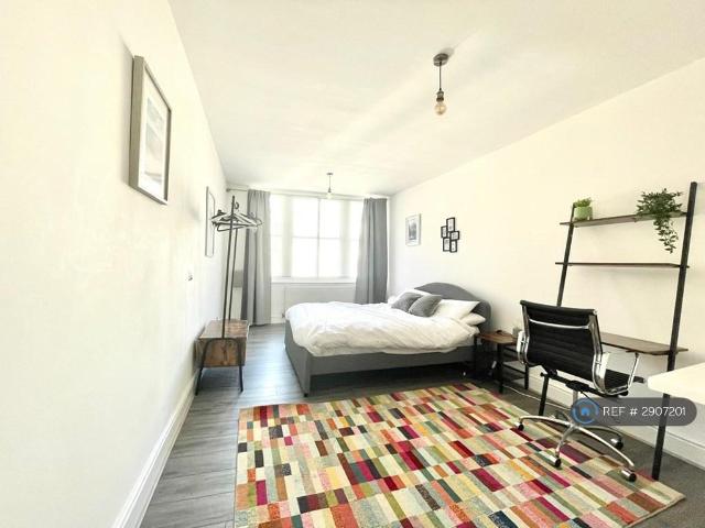Upper Maudlin Street, Bristol, BS2 2 bed flat to rent £1,750 pcm £404 pw