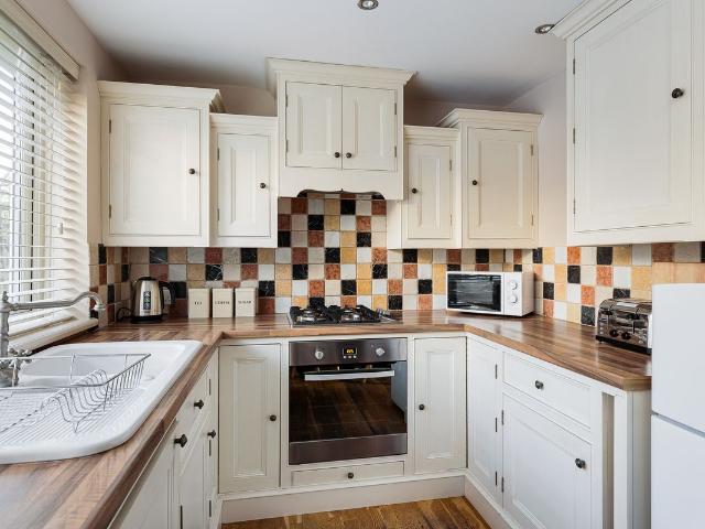 Upper Mayfield, Ashbourne DE6, 2 bed cottage to rent, £950 pcm | PrimeLocation
