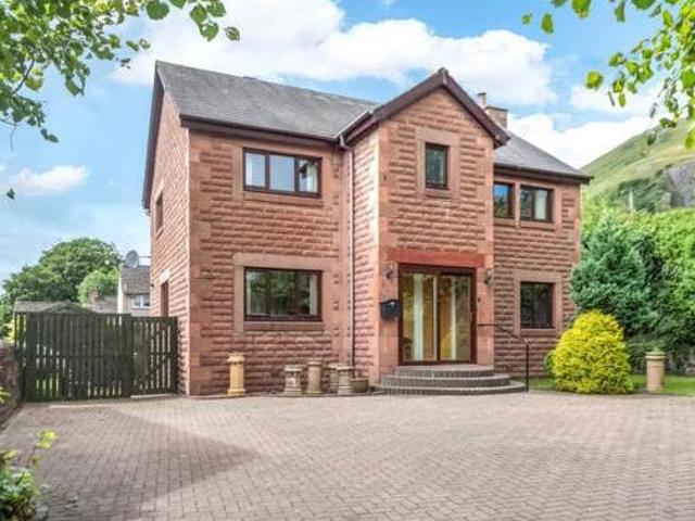 Upper Mill Street, 4 Bedroom Detached