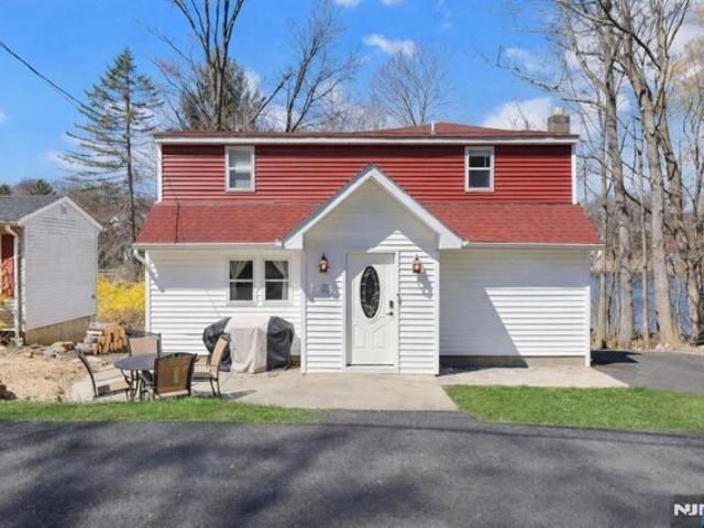 Upper Mount Glen Lake Dr, West Milford, Home For Sale