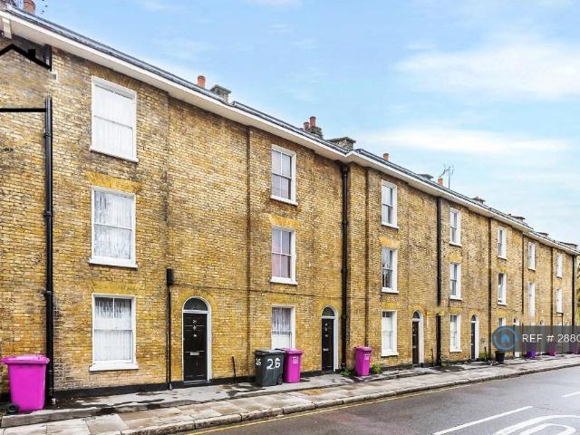 Upper North St, London, E14 4 bed terraced house to rent £3,350 pcm £773 pw