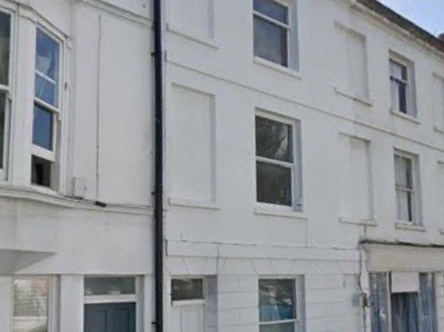 Upper North Street, Brighton BN1, 2 bed flat to rent, £1,250 pcm | PrimeLocation