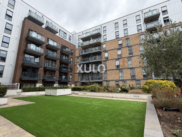 Upper North Street, London E14, 2 bed flat to rent, £2,400 pcm | PrimeLocation