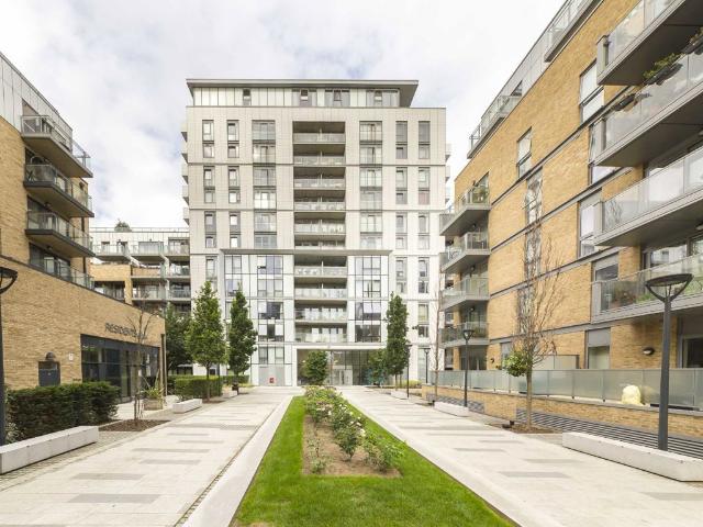 Upper North Street, Poplar E14, 1 bed flat to rent, £1,800 pcm | PrimeLocation