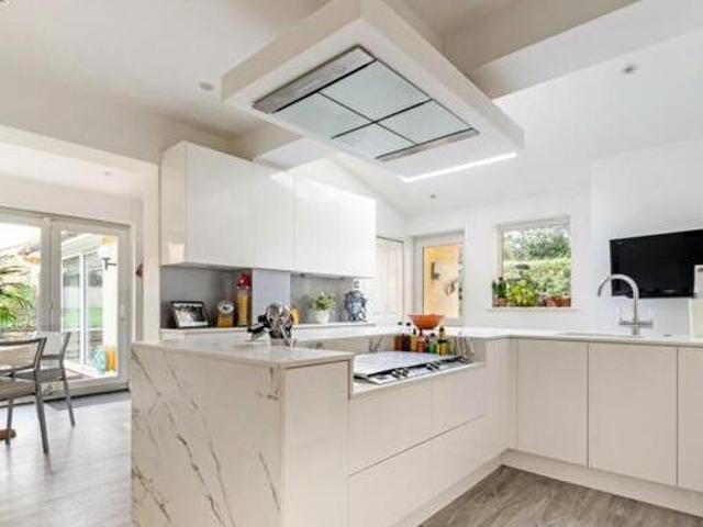 Upper Old Park Lane, Farnham, 4 Bedroom Detached