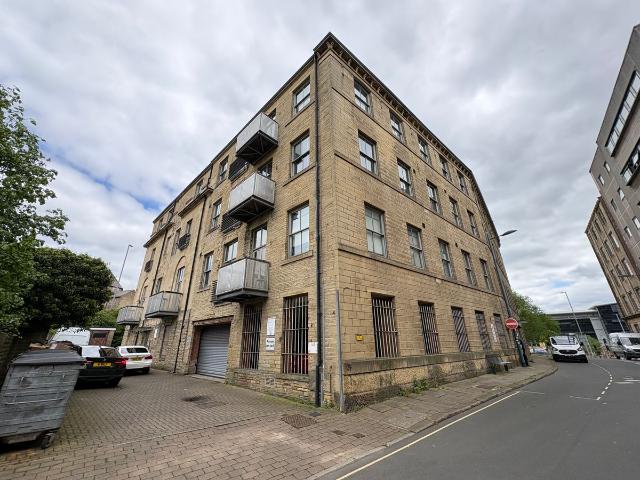 Upper Park Gate, Bradford BD1, 1 bed flat to rent, £600 pcm | PrimeLocation