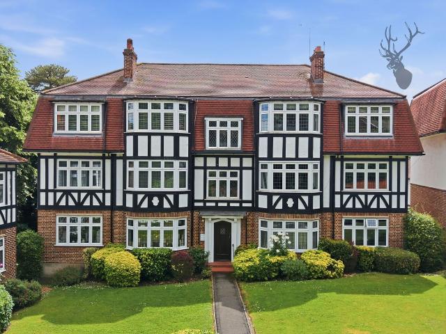 Upper Park, Loughton IG10, 3 bed flat to rent, £2,000 pcm | PrimeLocation