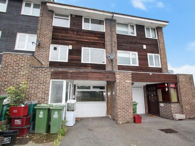 Upper Park Road, Belvedere DA17, 4 bed town house to rent, £2,250 pcm | PrimeLocation