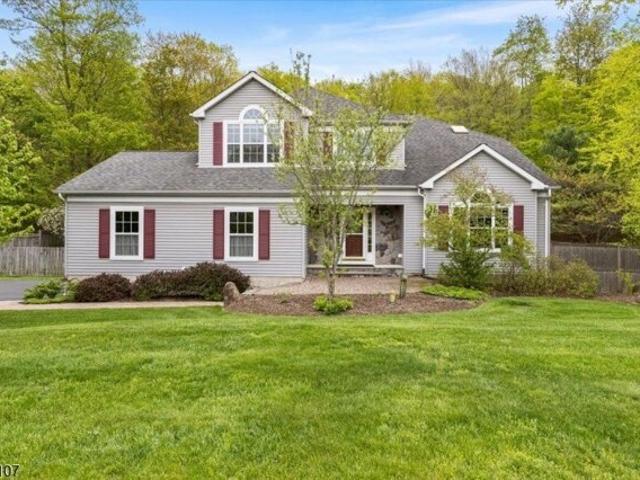 Upper Plateau Dr, Vernon, Home For Sale