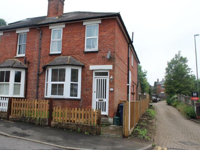 Upper Queen Street, Godalming GU7, 1 bed flat to rent, £1,350 pcm | PrimeLocation