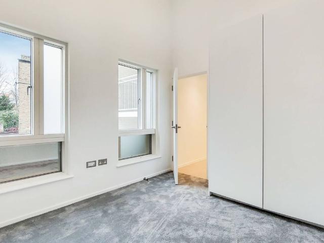 Upper Richmond Road, East Putney, London SW15, 1 bed flat to rent, £3,600 pcm | PrimeLocation