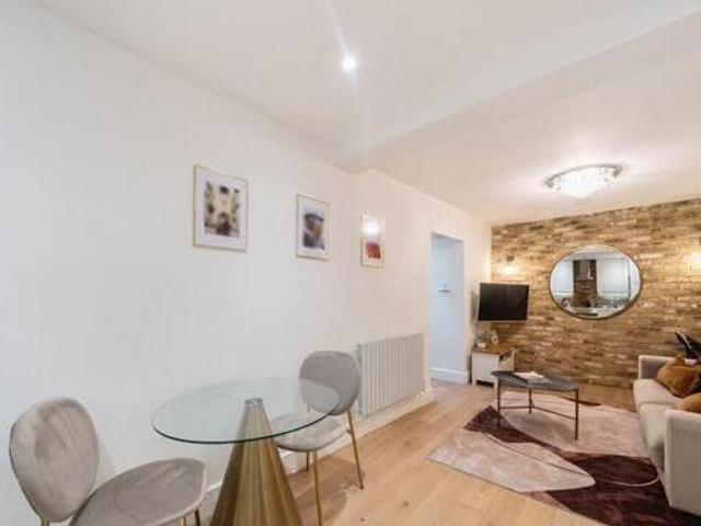 Upper Richmond Road, London, 1 Bedroom Flat