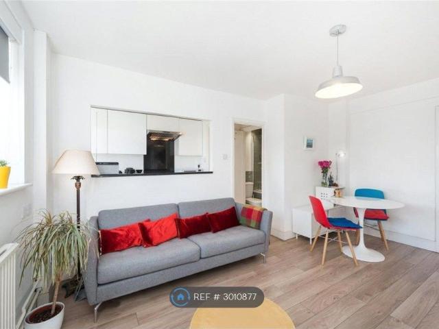 Upper Richmond Road, London SW15, 1 bed flat to rent, £1,700 pcm | PrimeLocation