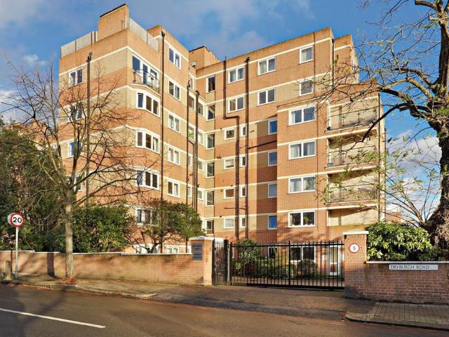 Upper Richmond Road, London SW15 2 bed flat to rent £2,300 pcm £531 pw