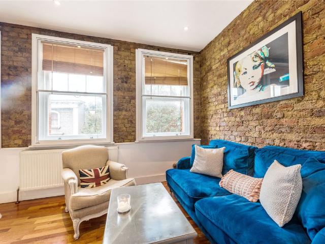 Upper Richmond Road, Putney SW15, 2 bed flat to rent, £1,950 pcm | PrimeLocation