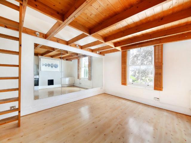 Upper Richmond Road West, Mortlake SW14, Studio to rent, £1,400 pcm | PrimeLocation