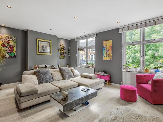 Upper Richmond Road West, Sheen, London 3 bed house to rent £3,200 pcm £738 pw