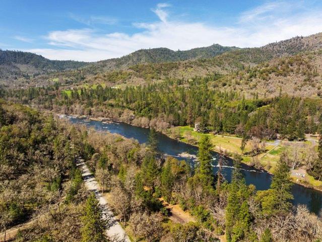 Upper River Rd Unit 2300, Central Point, OR 97502