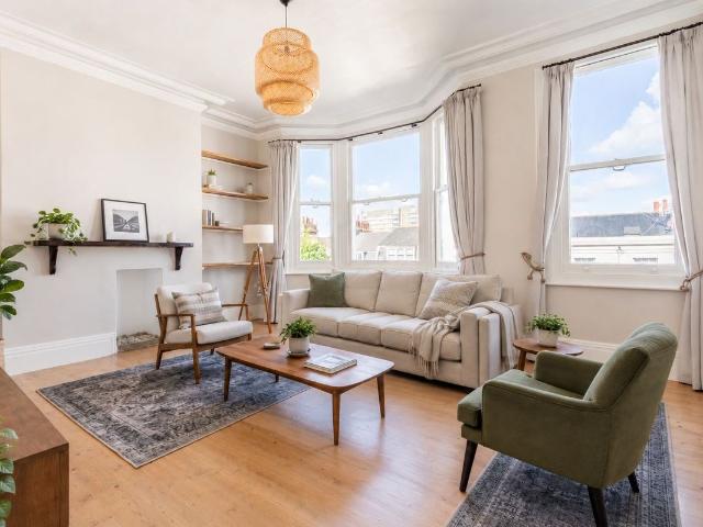 Upper Rock Gardens, Brighton BN2, 2 bed flat to rent, £1,850 pcm | PrimeLocation