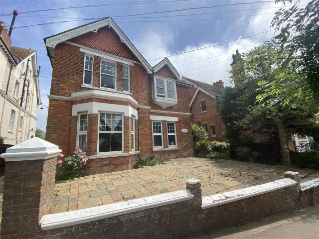 Upper Sea Road, Bexhill On Sea TN40, 1 bed flat to rent, £795 pcm | PrimeLocation