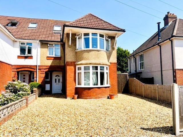 UPPER SHIRLEY, SO15 3 bed semi detached house to rent £1,795 pcm £414 pw