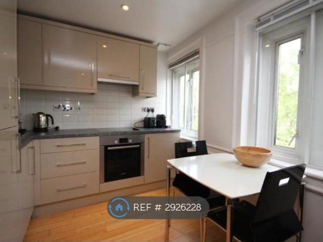 Upper St, London N1, 1 bed flat to rent, £2,100 pcm | PrimeLocation
