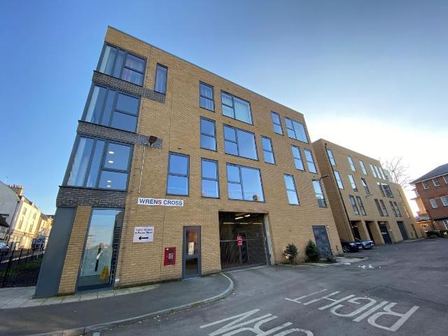 Upper Stone Street, Maidstone ME15, 2 bed flat to rent, £1,300 pcm | PrimeLocation