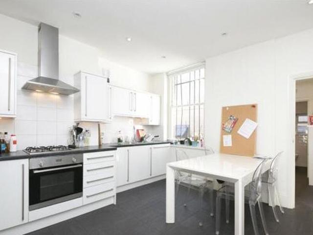Upper Street, Islington, 4 Bedroom Apartment