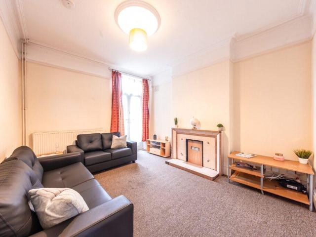 Upperton Road, Leicester LE3 5 bed terraced house to rent £2,275 pcm £525 pw