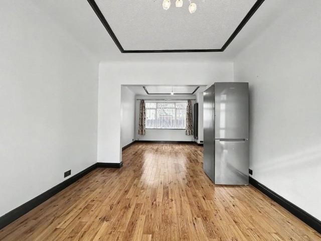 Uppingham Avenue, Stanmore, HA7