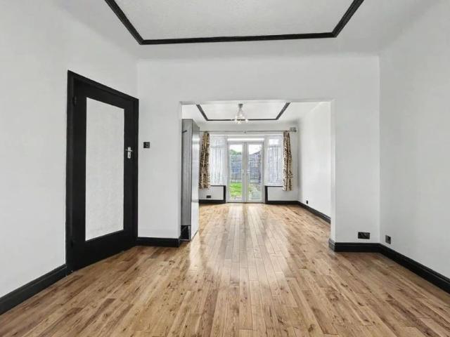Uppingham Avenue, Stanmore, HA7