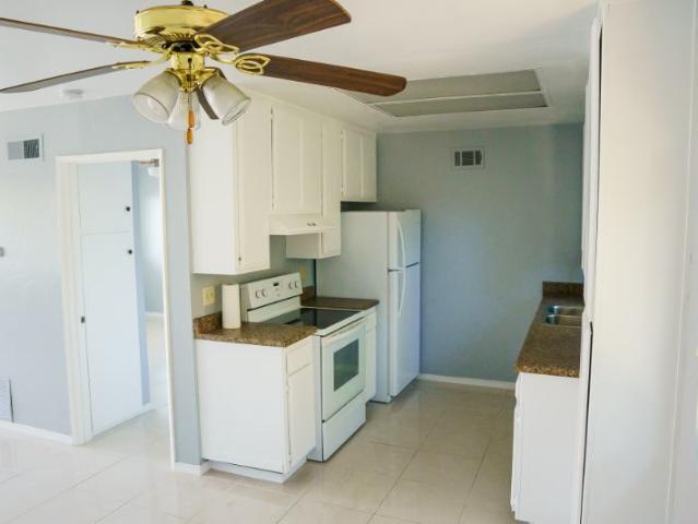 Upstairs 1BedBA Apartment