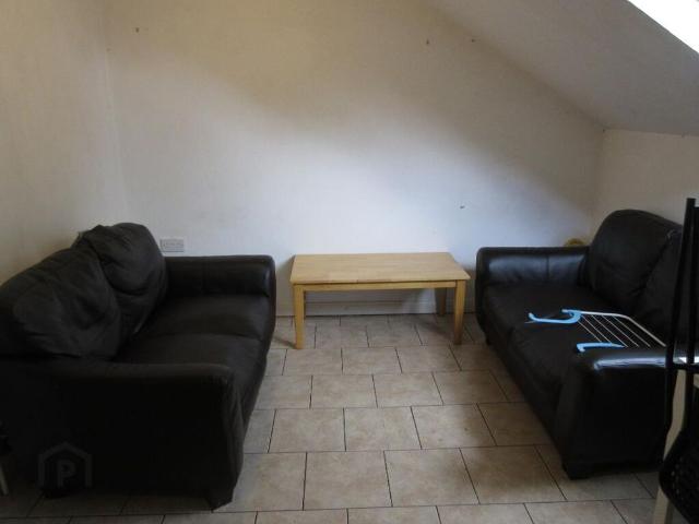 Upstairs Apartment, 16C Rugby Avenue, Queens Quarter, Belfast, BT7 1RG
