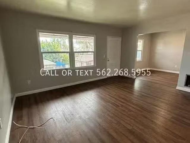 Upstairs One Bedroom Apartment Available Now! 2444 Pacific A.